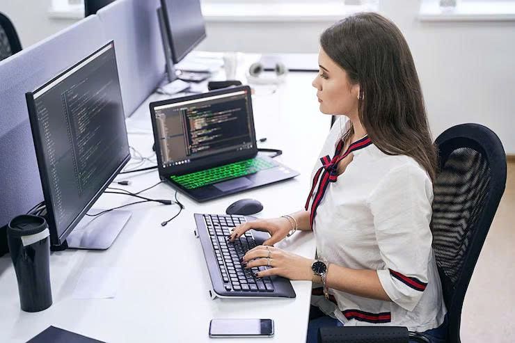 Fresher Developer là gì? Công việc, mức lương và các yêu cầu trong nghề